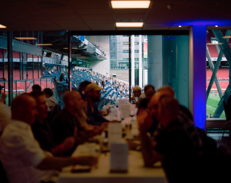 Ambassador Club Lounge v. Parken | Rentspace.dk